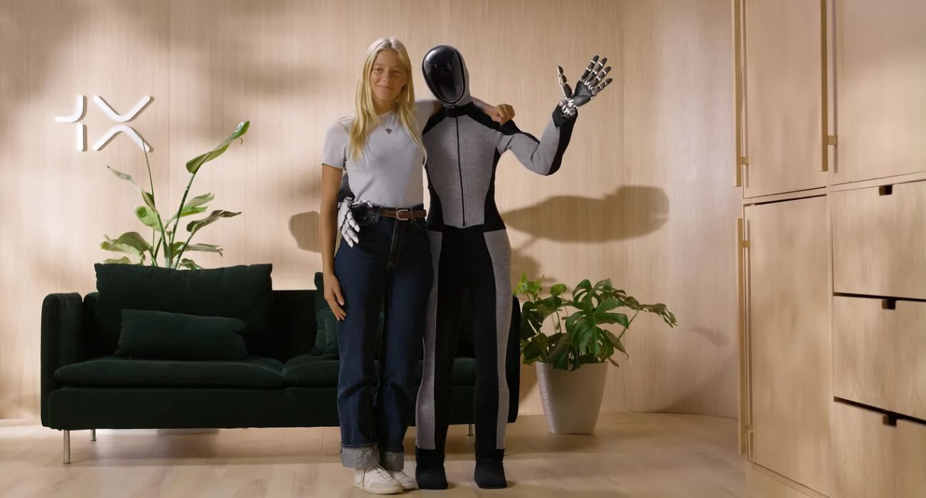 Lanzan robot humanoide Neo para tareas del hogar en 2026
