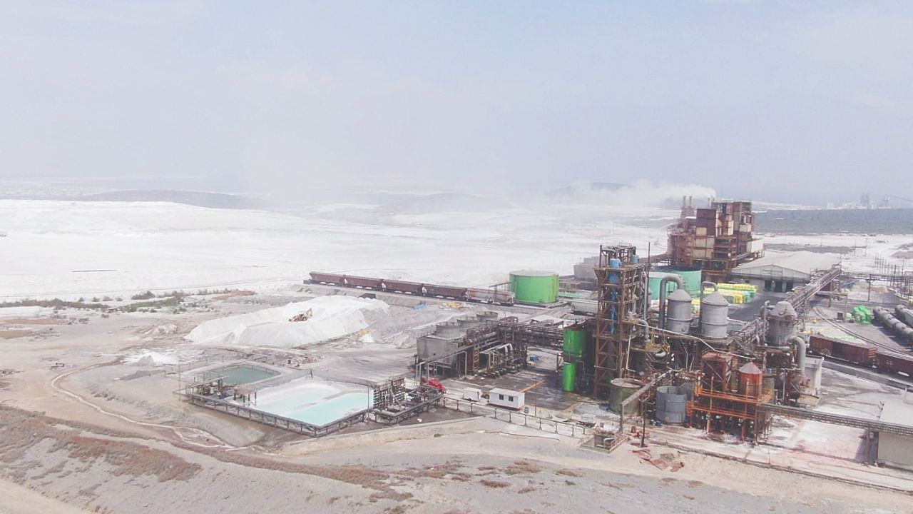 Arroja Álcali-Vitro polvos de calcio al aire de García