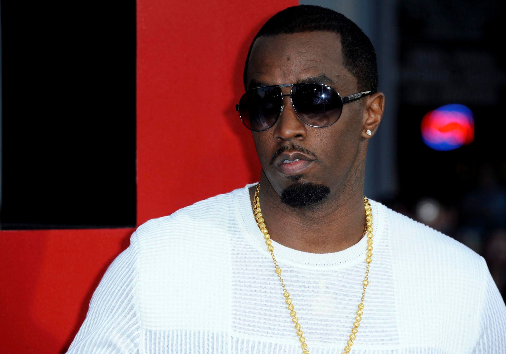 Acusan a Sean Diddy de violar a menor frente a dos famosos