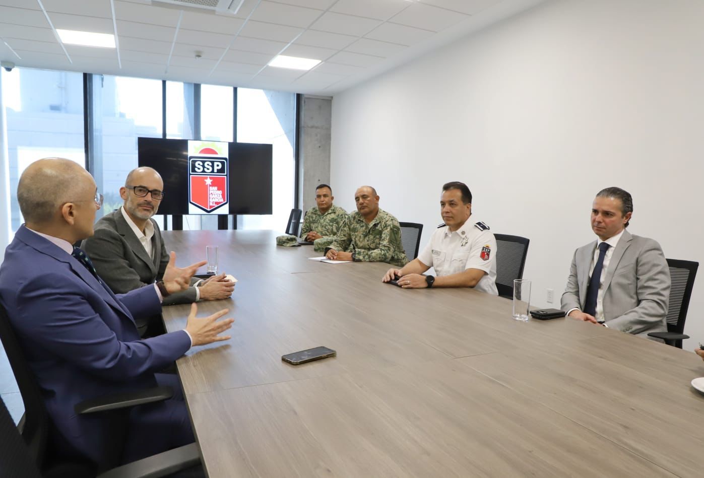 Refuerzan seguridad en San Pedro; militares harán retenes