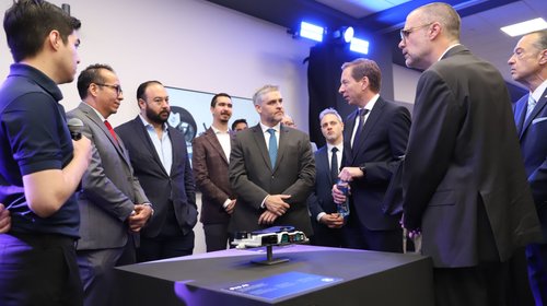 Inauguran centro de investigación de electromovilidad