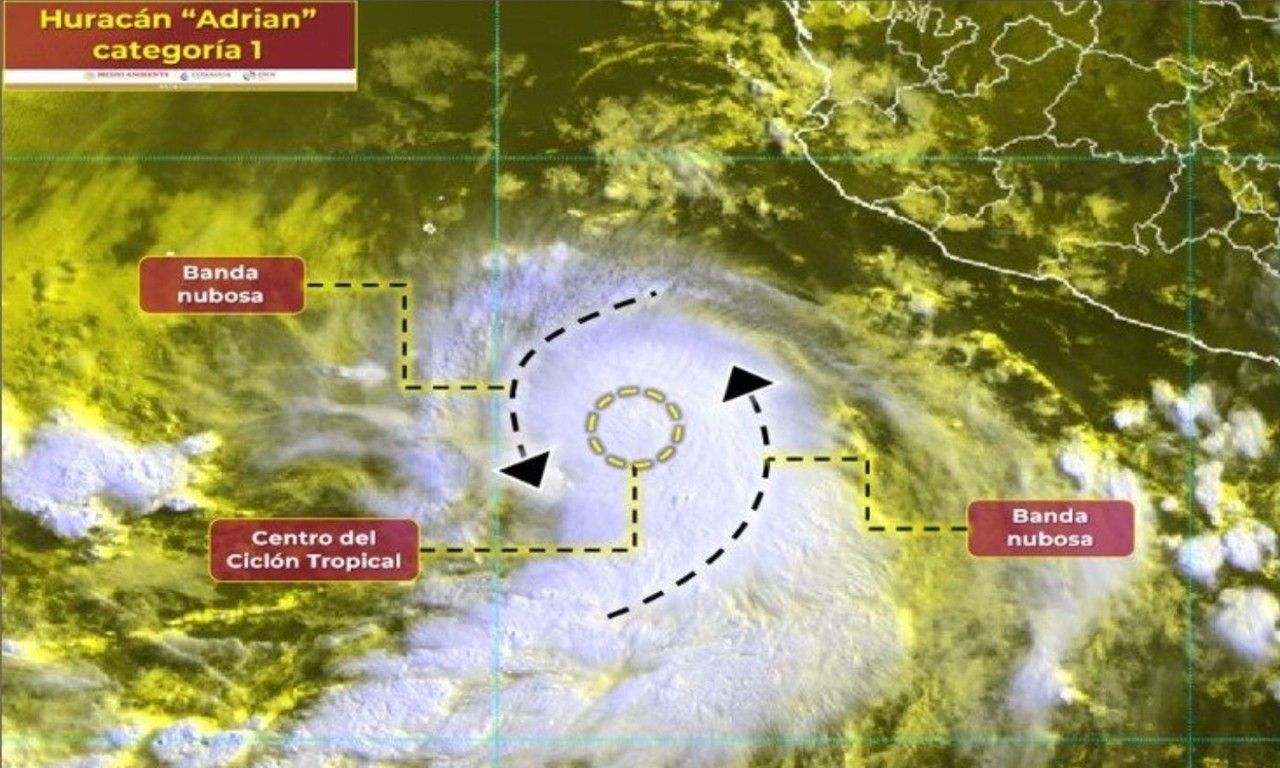 Ciclón "Adrián" se intensifica a huracán categoría 1