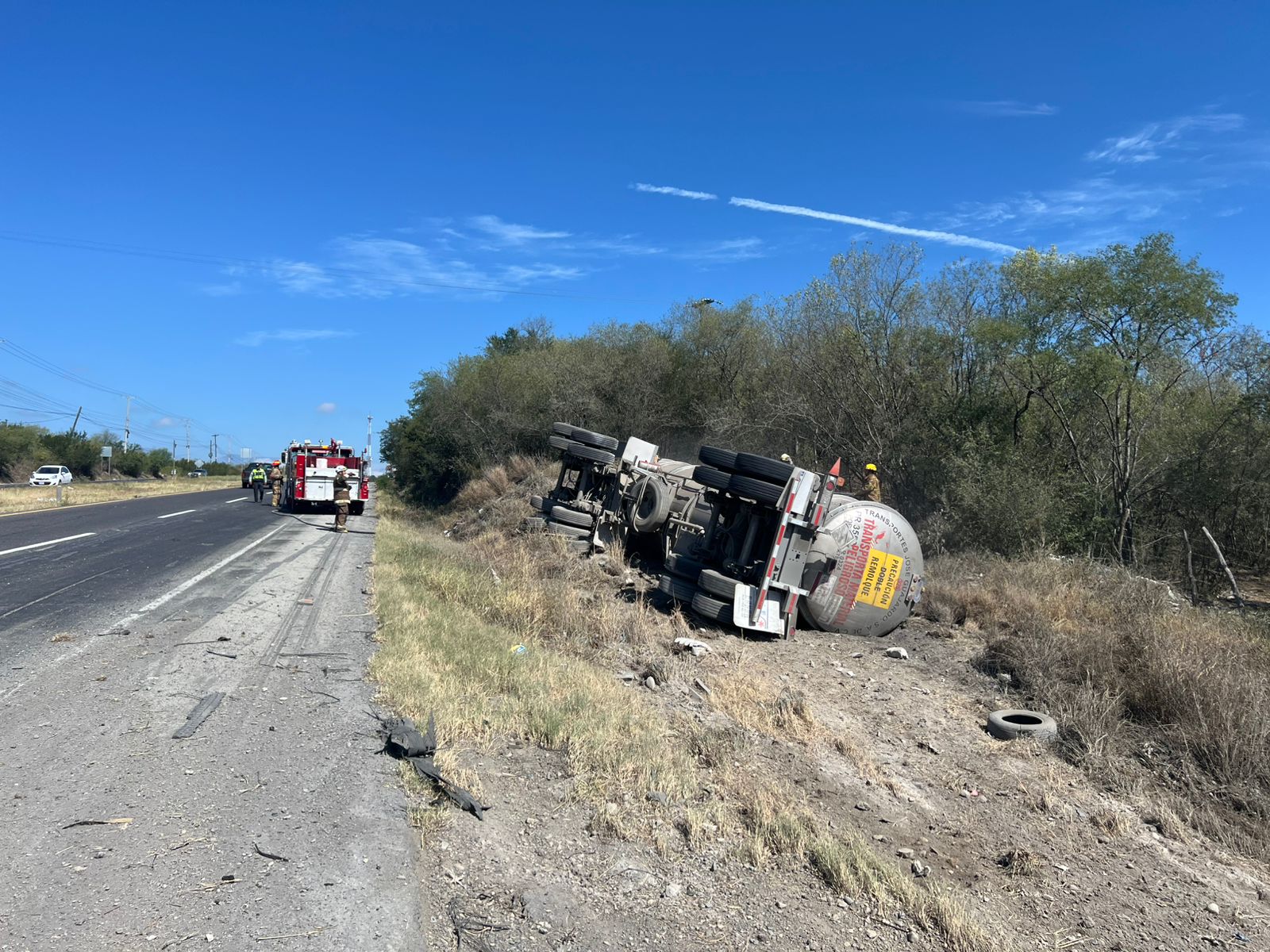 Se desprende pipa cargada de combustible en Montemorelos